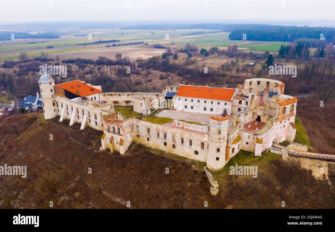 Castle complex in Janowiec, Poland Stock Photo - Alamy