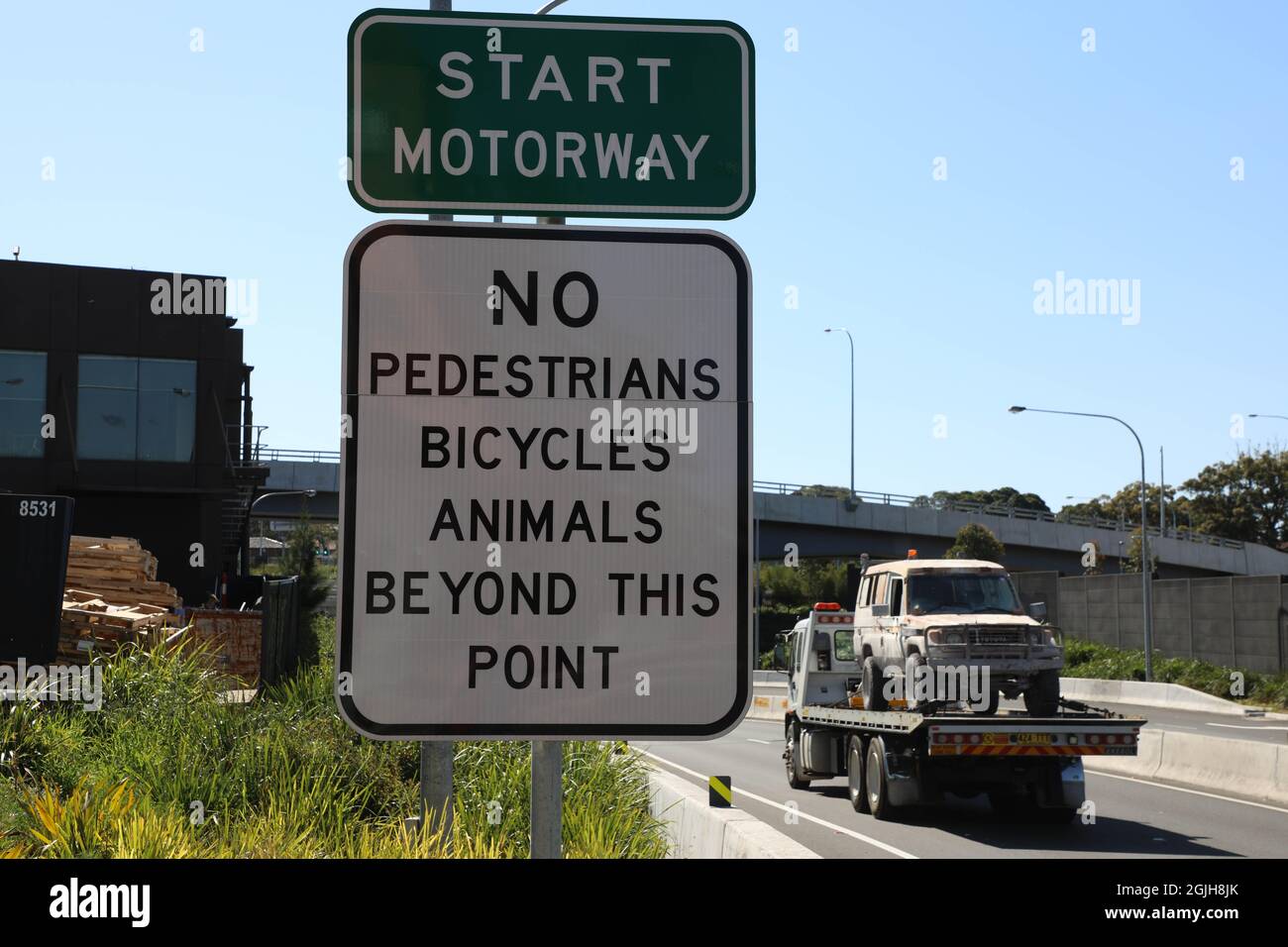 Start Motorway sign where the M4 motorway starts at Concord from the ...