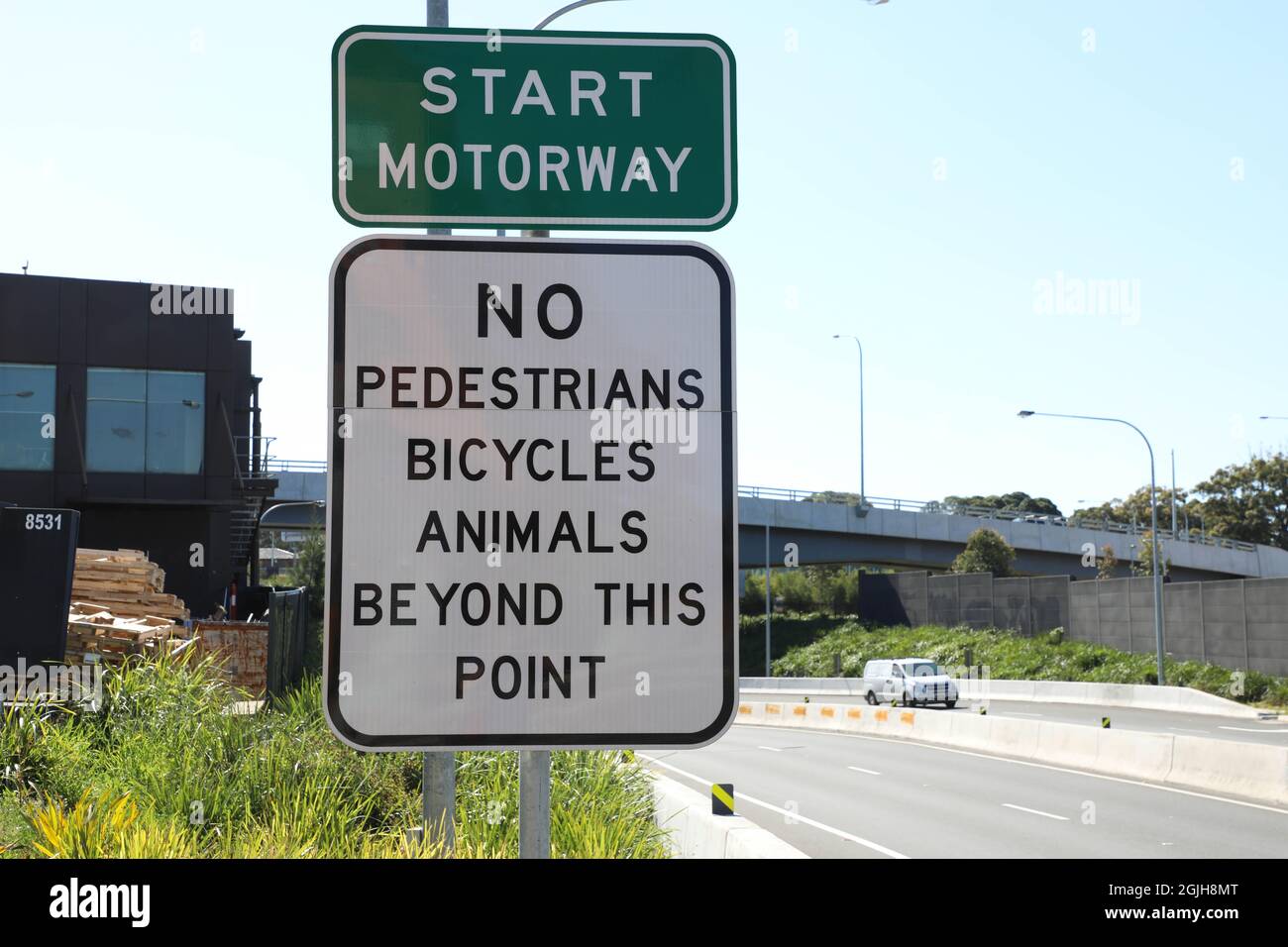 Start Motorway sign where the M4 motorway starts at Concord from the ...
