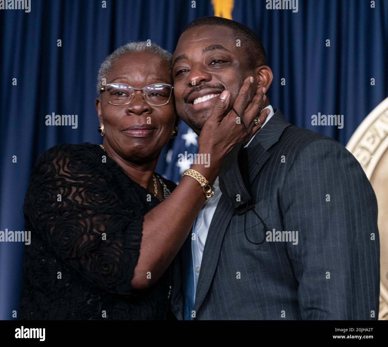 Benjamin sanders hi-res stock photography and images - Alamy