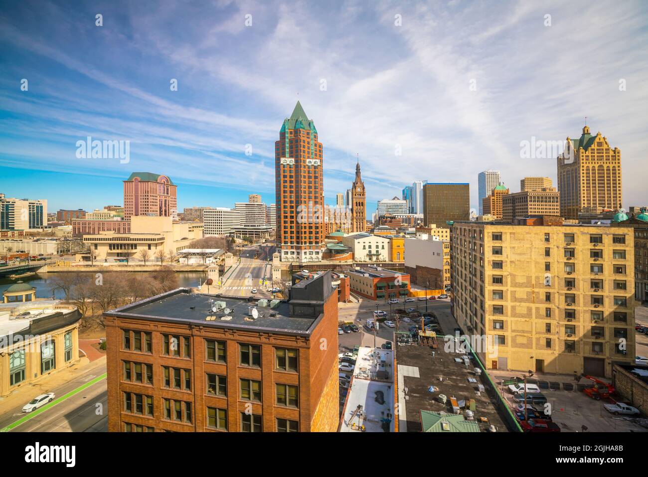 Skyline city milwaukee wisconsin wi hi-res stock photography and images ...