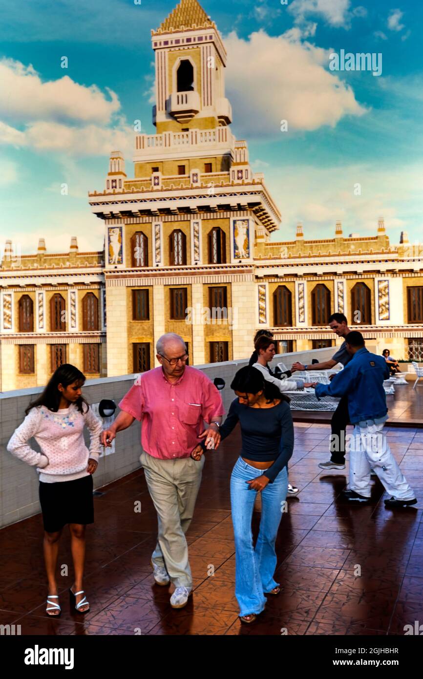 Cuba salsa dance hi-res stock photography and images - Alamy