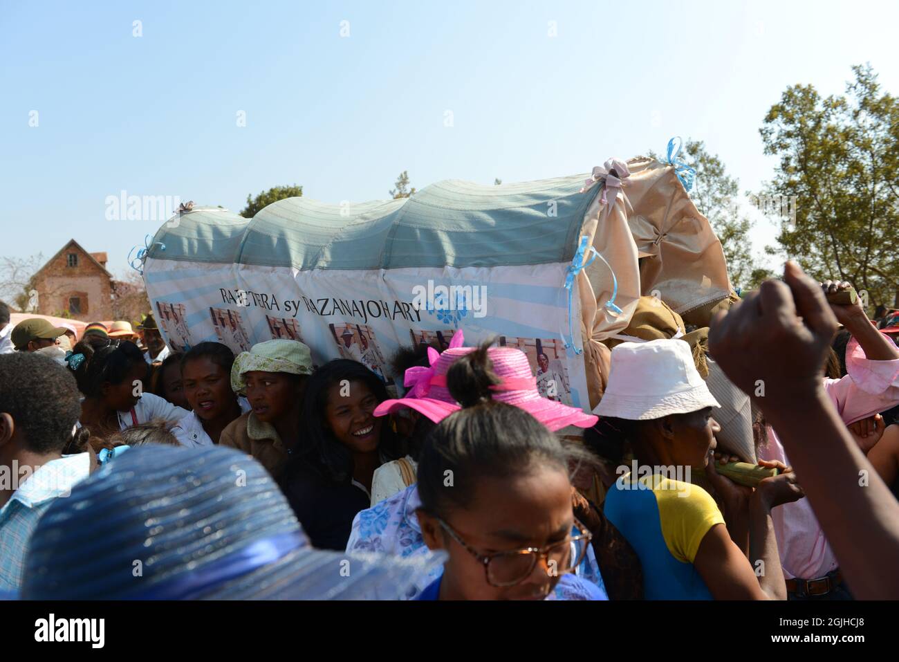 Dancing with the dead. Famadihana ( turning of the bones ) ceremony in ...