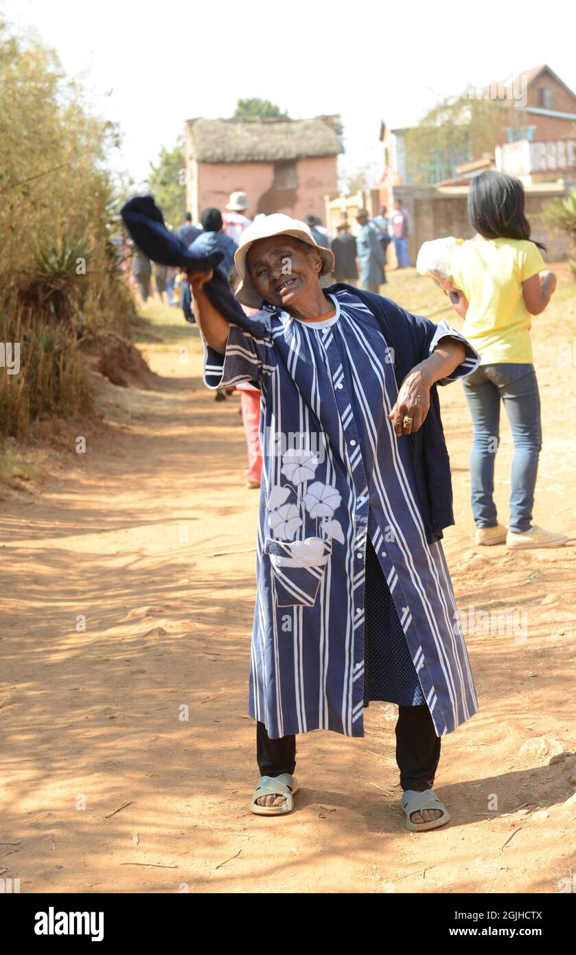 Dancing with the dead. Famadihana ( turning of the bones ) ceremony in ...