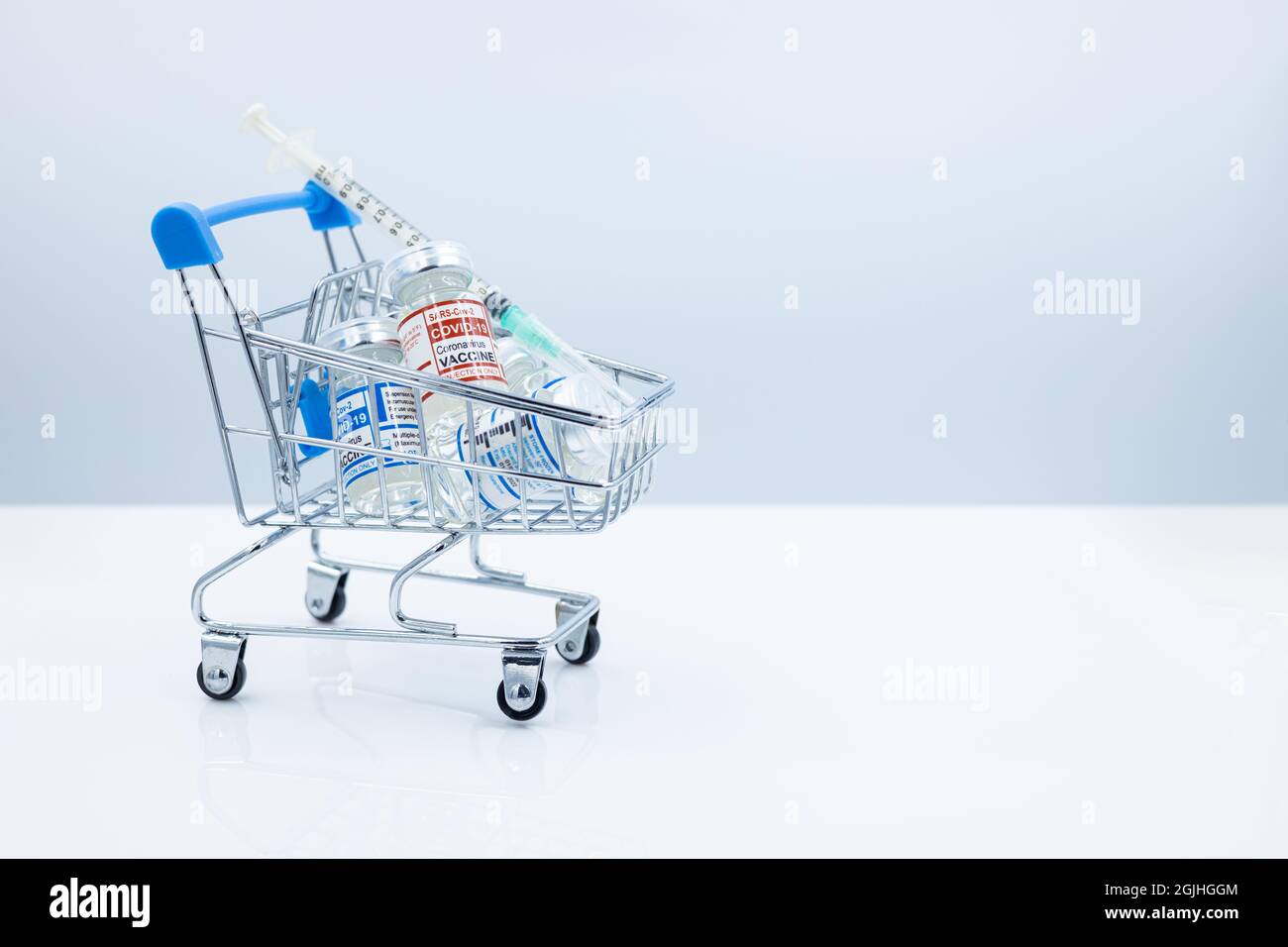 Expensive cart hi-res stock photography and images - Alamy
