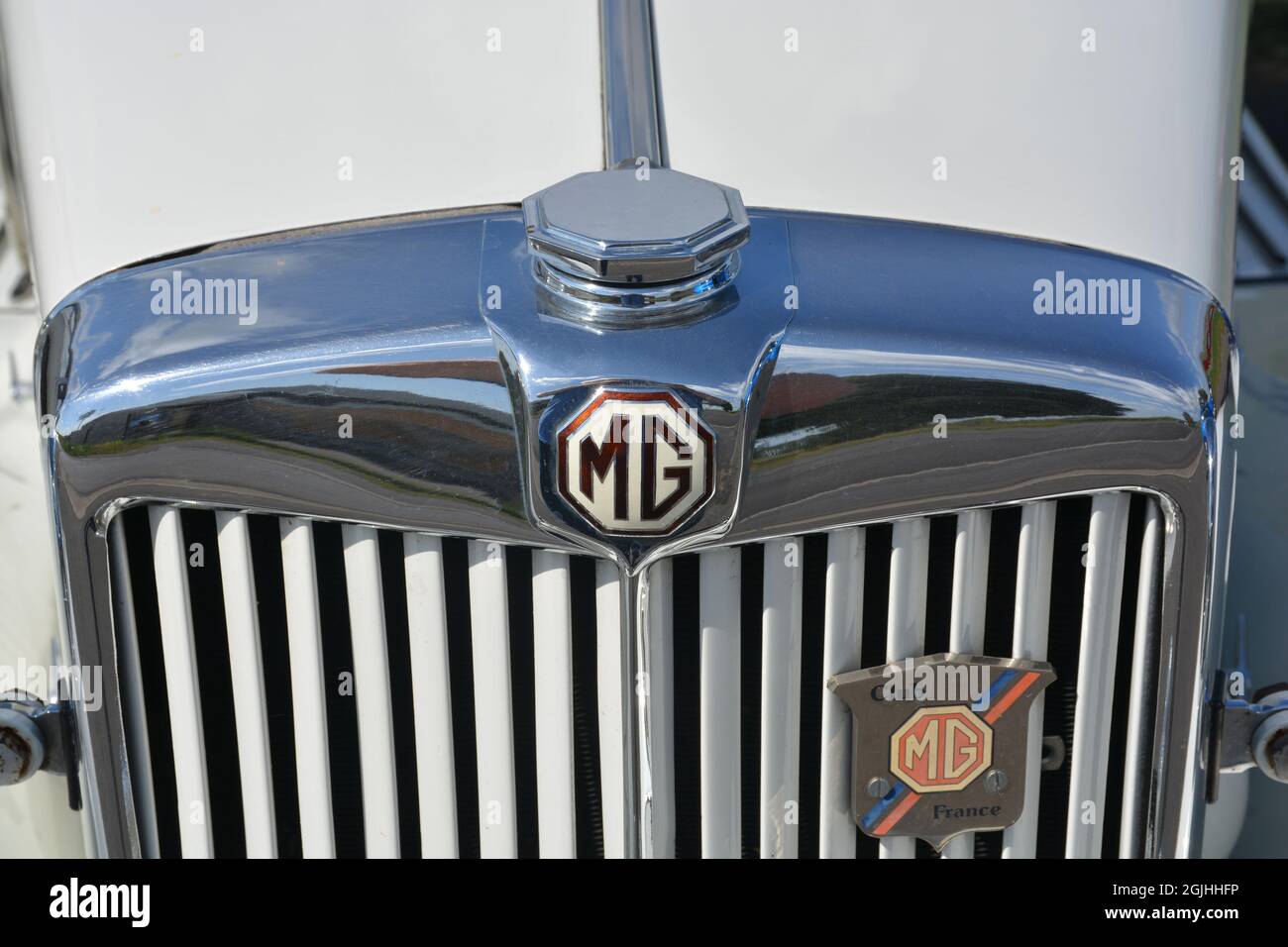 Front radiator and grill of vintage MG sportcar Stock Photo - Alamy