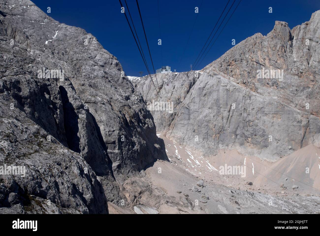 Mt Punta Rocca, view from Marmolada cablecar Stock Photo - Alamy