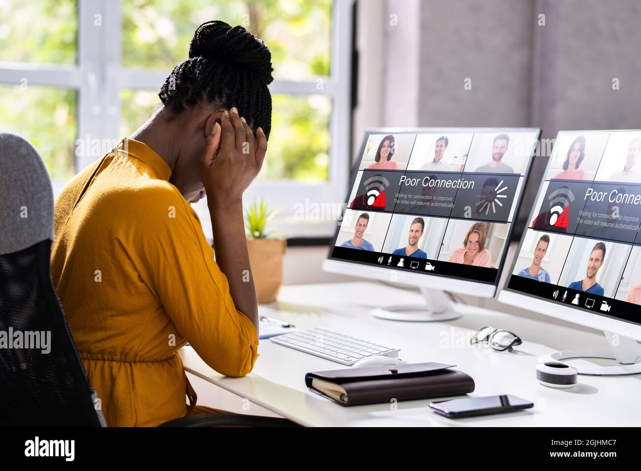 Bad Connection Video Problems. Poor Broadband Signal Stock Photo - Alamy