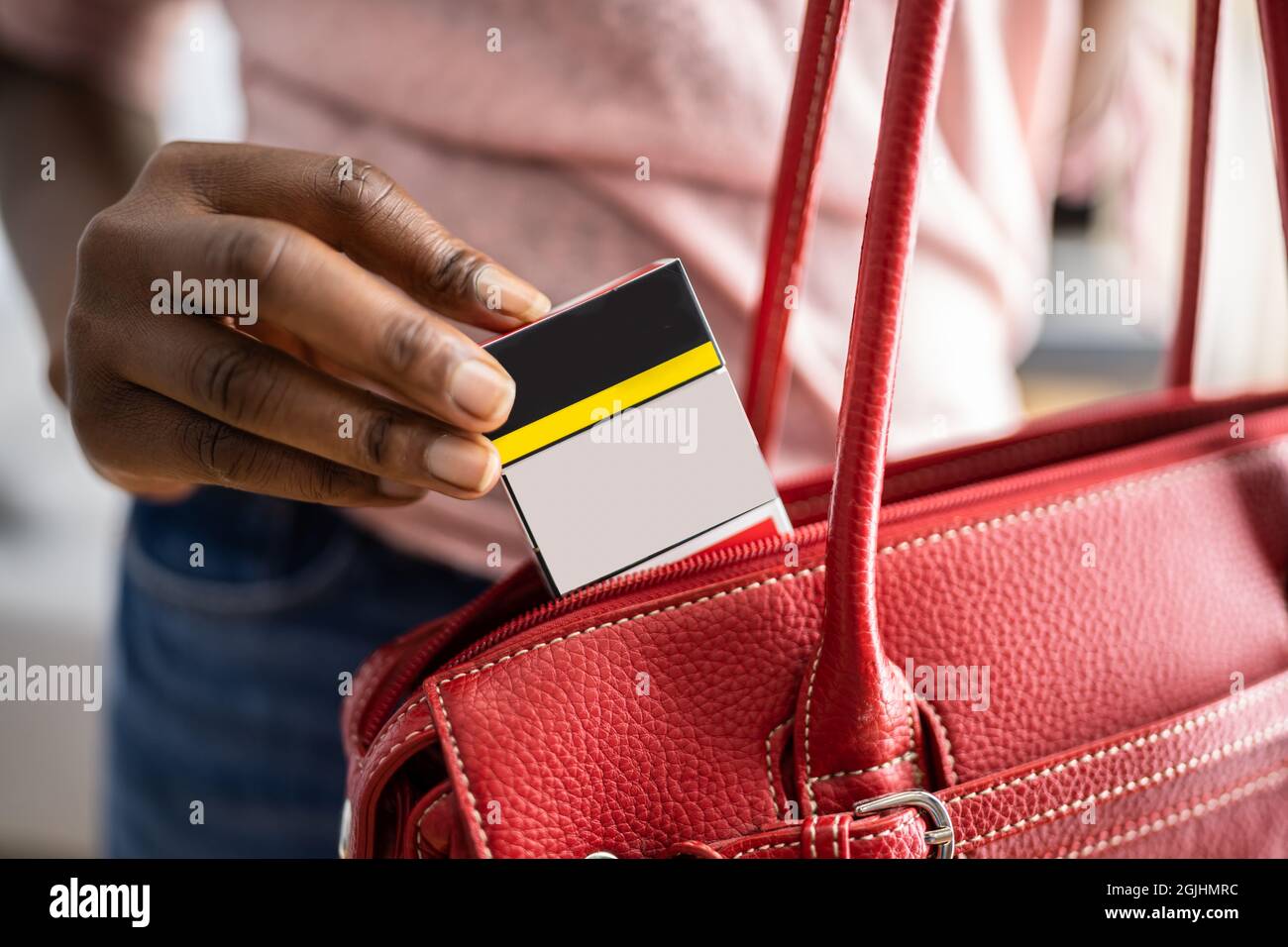 Shoplifter female hi-res stock photography and images - Alamy