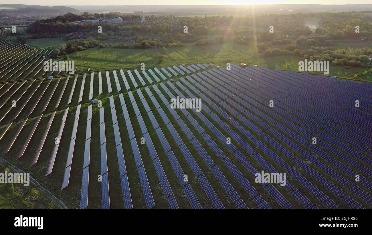 Solar panels blue sky 4k hi-res stock photography and images - Alamy