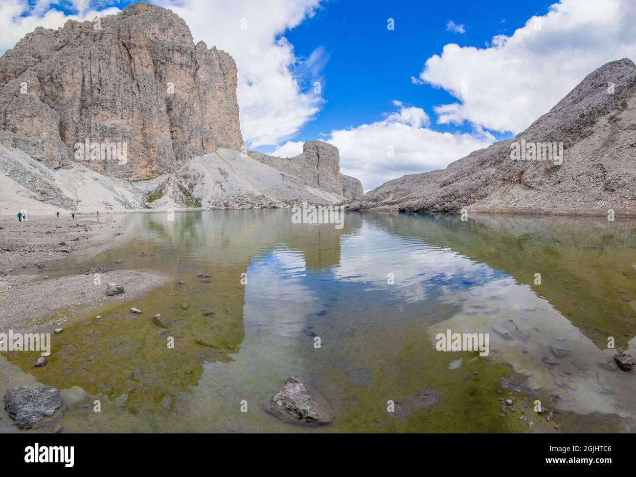 Dolomiti (Italy) - A view of the awesome Dolomites mountain range ...