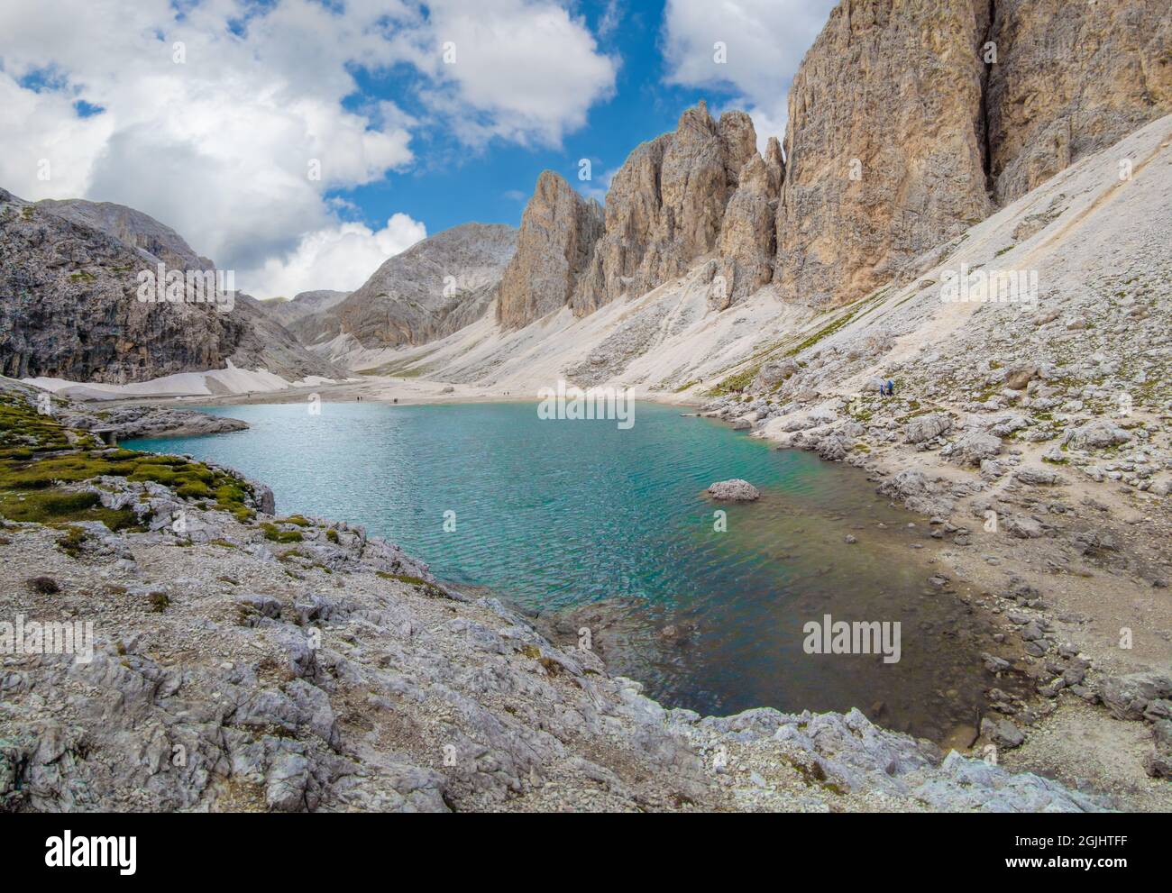 Dolomiti (Italy) - A view of the awesome Dolomites mountain range ...