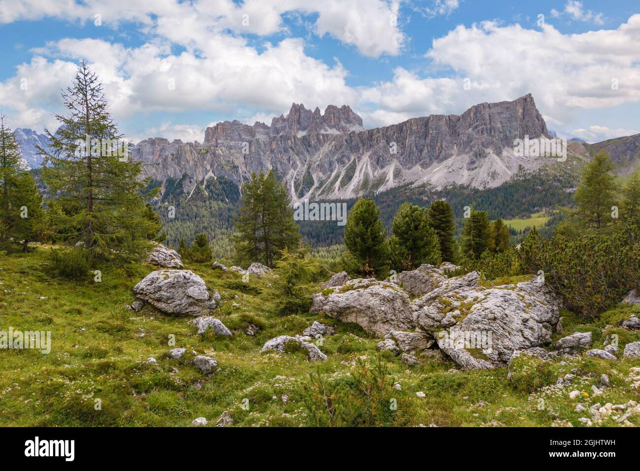 Dolomiti (Italy) - A view of the awesome Dolomites mountain range ...