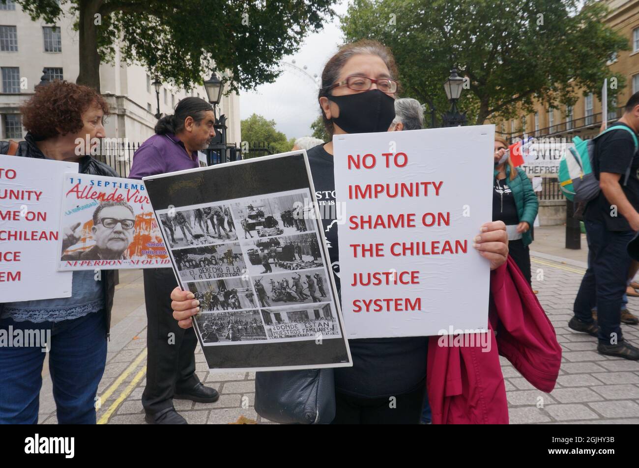 Chile allende protest 1973 hi-res stock photography and images - Alamy