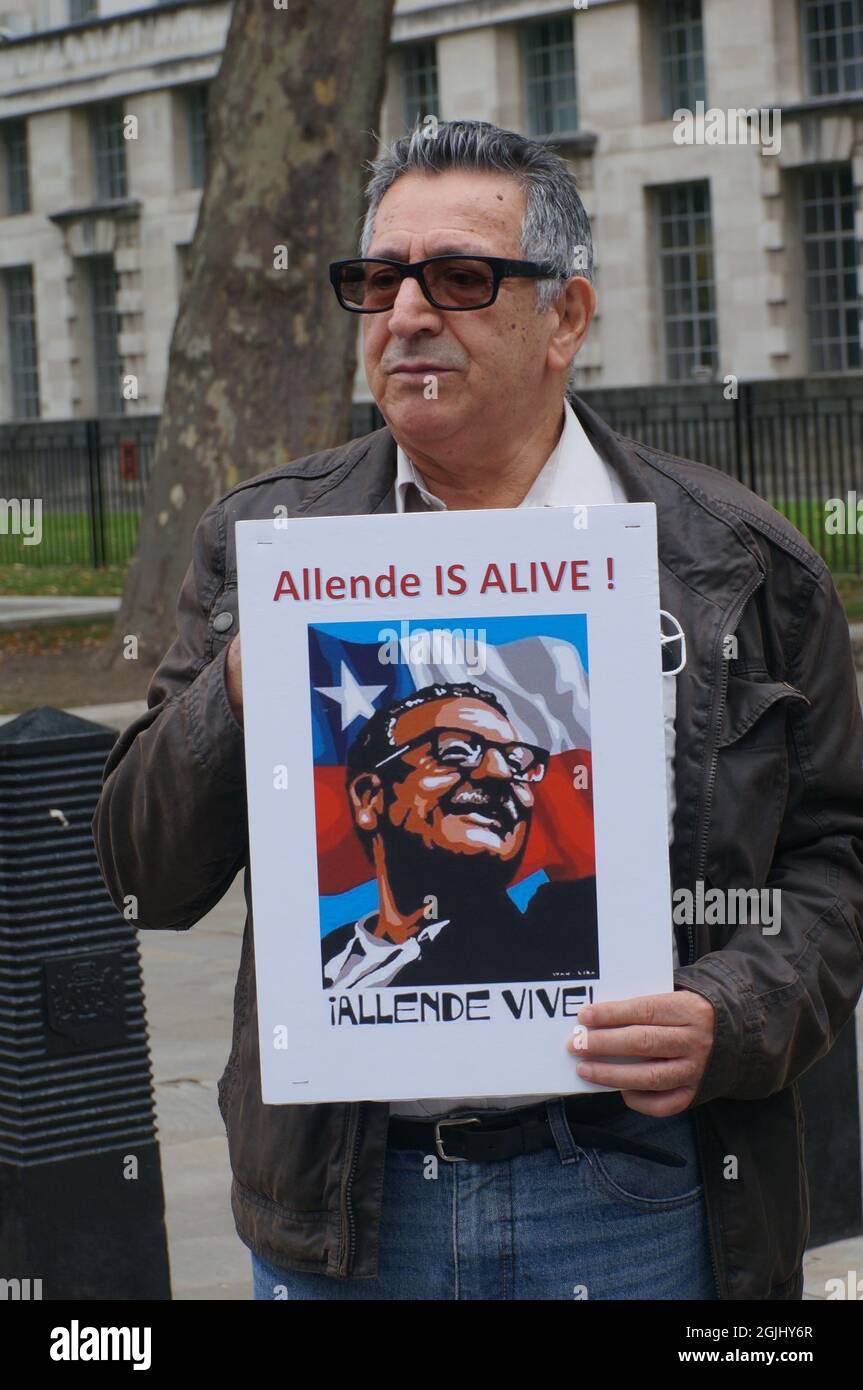 Chile allende protest 1973 hi-res stock photography and images - Alamy