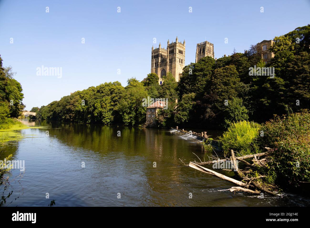 Durham Cathedral with the River Wear. Durham, County Durham, England ...