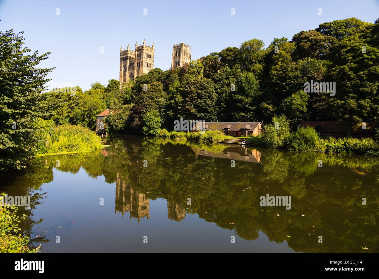 Durham Cathedral with the River Wear. Durham, County Durham, England ...