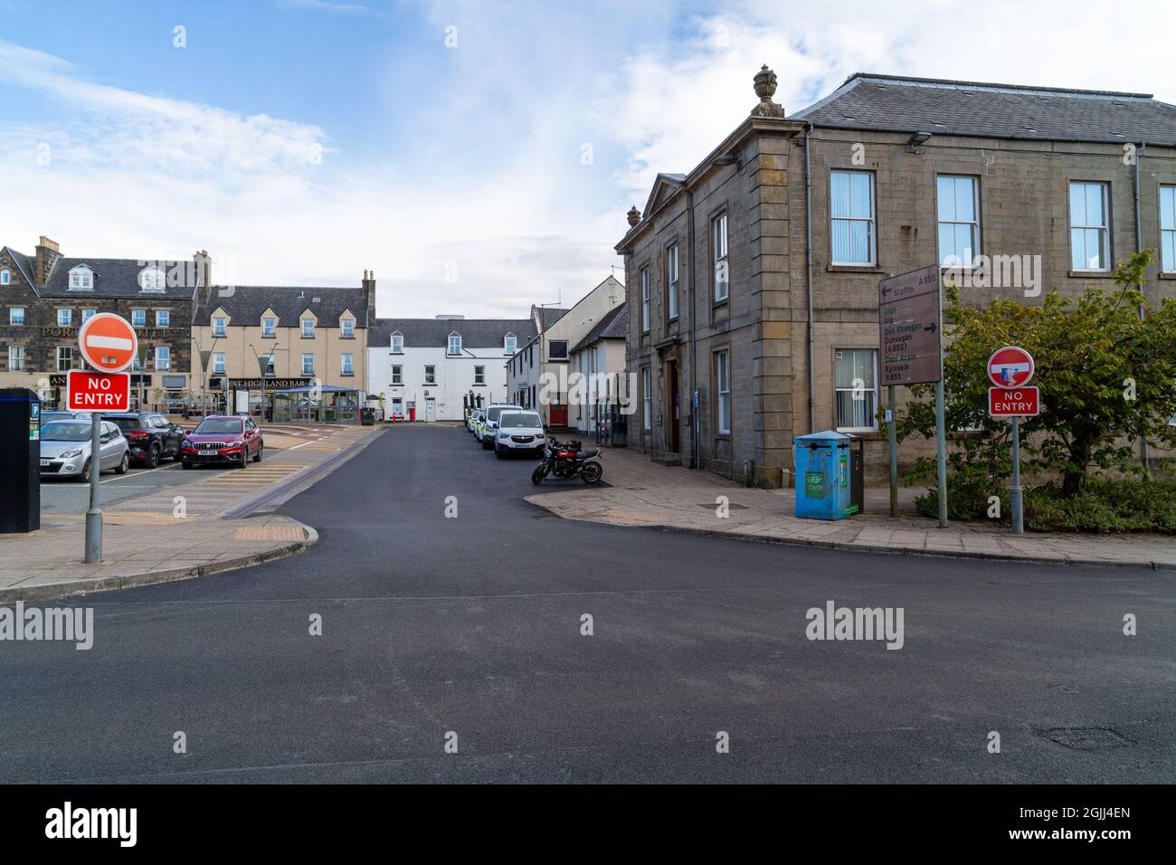 Portree town square, Isle of Skye, Scotland UK Stock Photo - Alamy