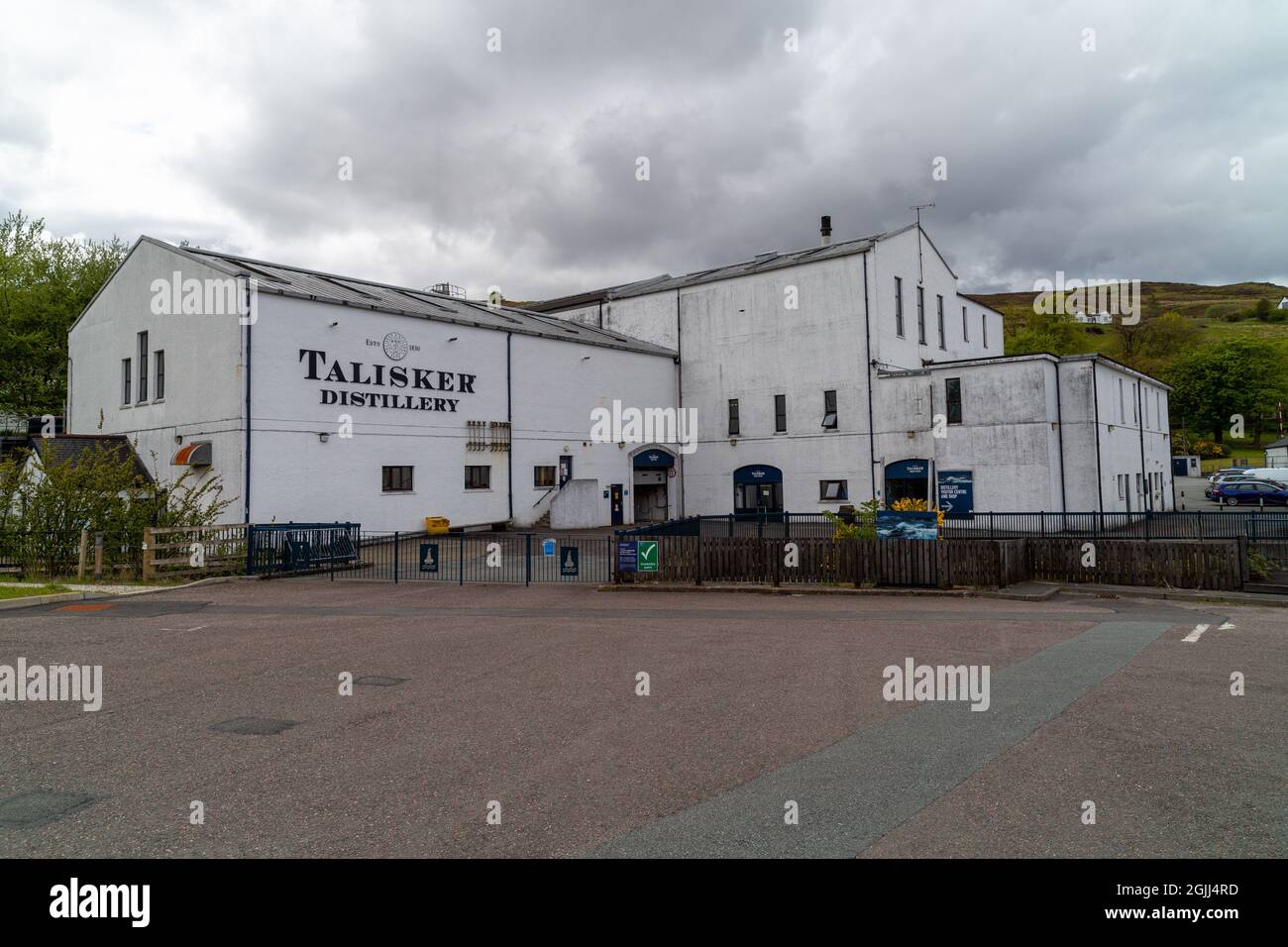 Talisker Distillery, Isle of Skye, Scotland, UK Stock Photo - Alamy