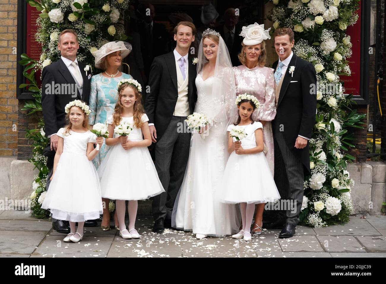 Flora Ogilvy, granddaughter of Princess Alexandra, with her husband ...