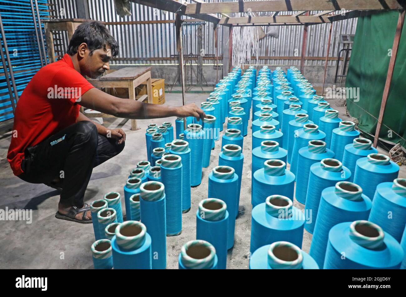 Yarn factory hi-res stock photography and images - Alamy