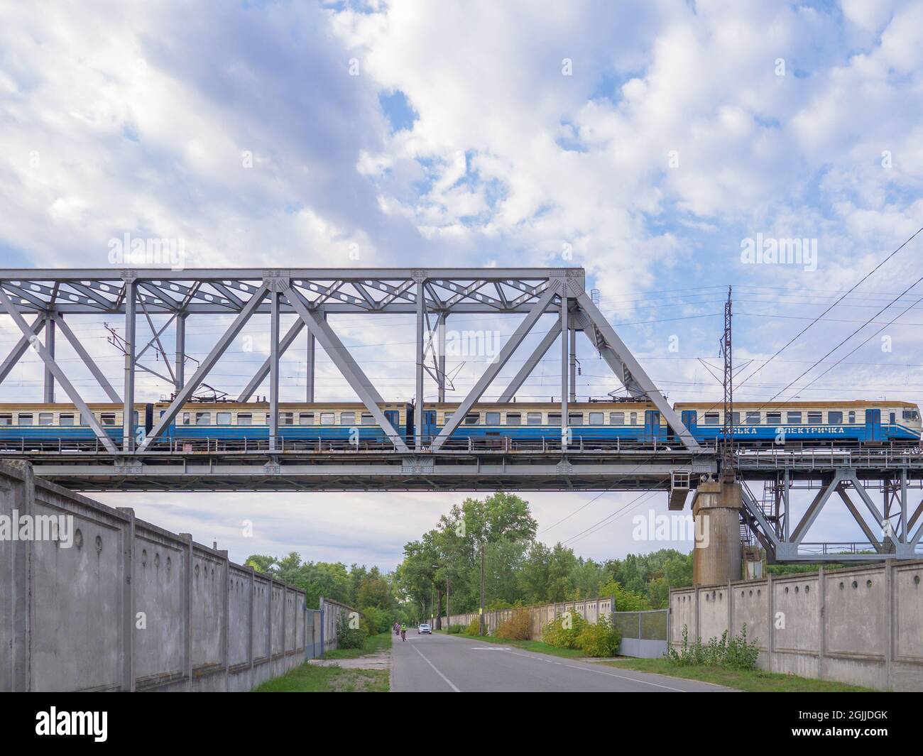 City railroad bridge hi-res stock photography and images - Alamy