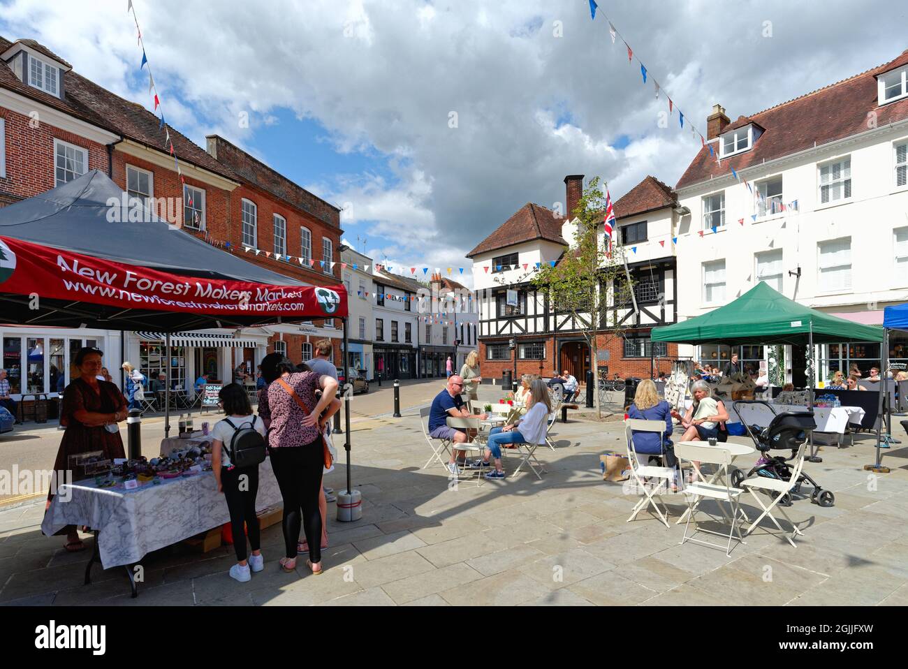 The market square in the historic town of Romsey on a sunny summers day ...