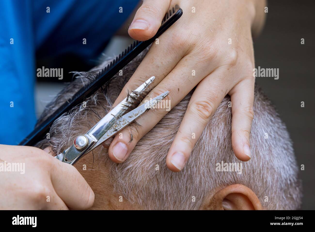Hands barber hair clipper hi-res stock photography and images - Alamy