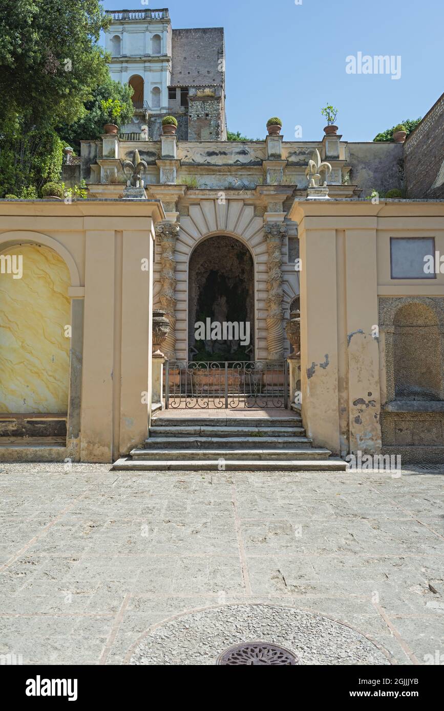 Villa tradizionale hi-res stock photography and images - Alamy