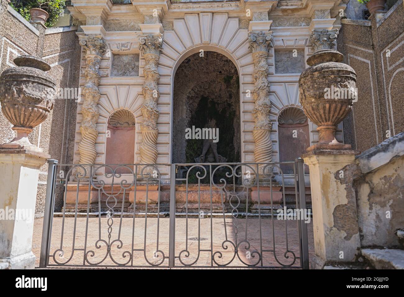 Spenta hi-res stock photography and images - Alamy