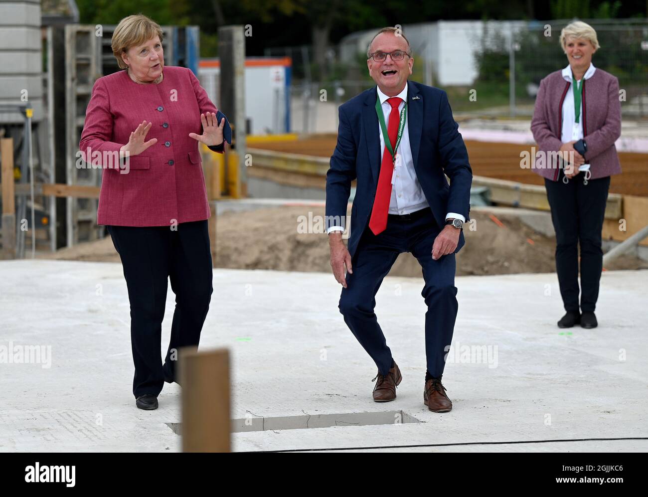 Templin, Germany. 10th Sep, 2021. Chancellor Angela Merkel (CDU) and ...