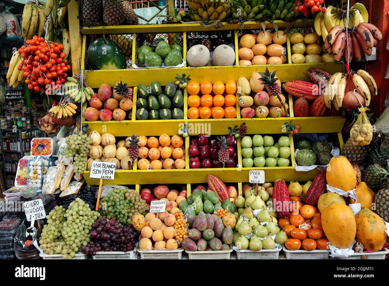 food at Mercado Surquillo, Lima Peru Stock Photo - Alamy