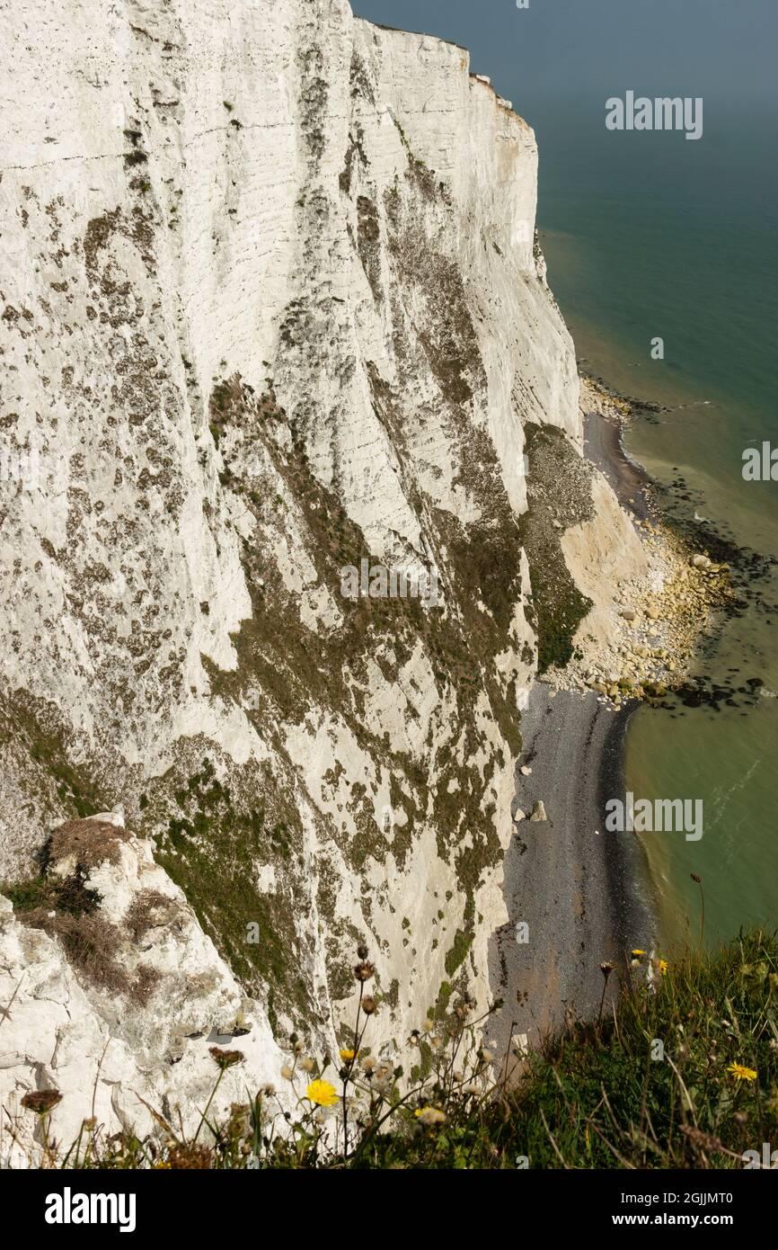 Coastline seascape dover white limestone hi-res stock photography and ...