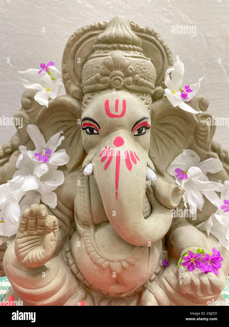 Lord ganesha mud sculpture hi-res stock photography and images - Alamy