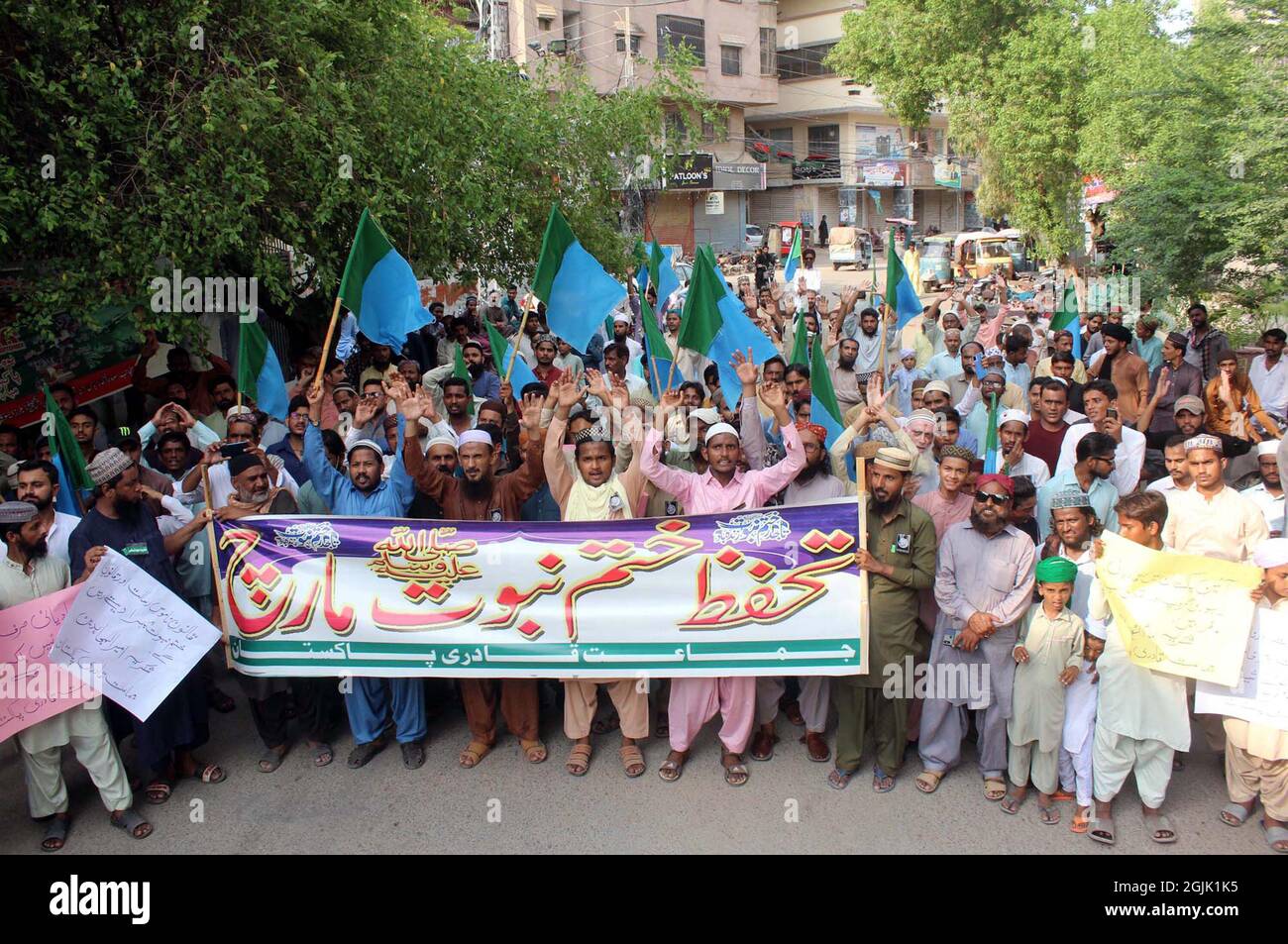 Hyderabad, Pakistan. 10th Sep, 2021. Members of Jamat Qadri Pakistan ...