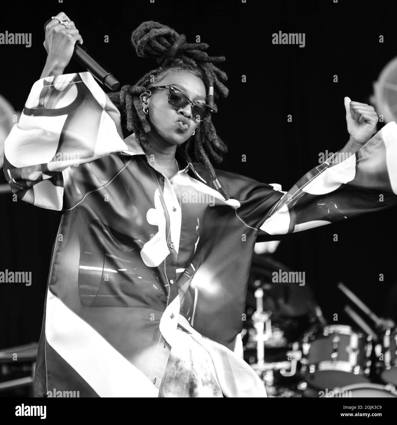 Little simz hi-res stock photography and images - Alamy