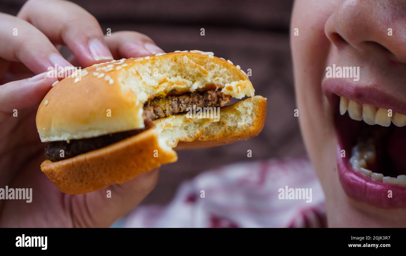 Delicious burger favorite of most all peoples Stock Photo - Alamy
