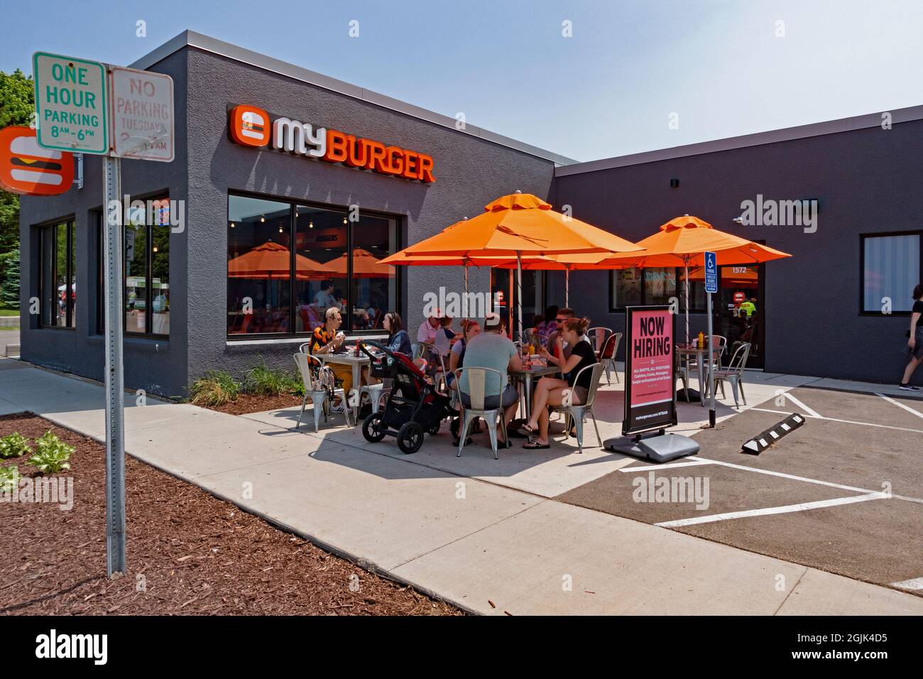 Outside sidewalk umbrellas tables hi-res stock photography and images ...