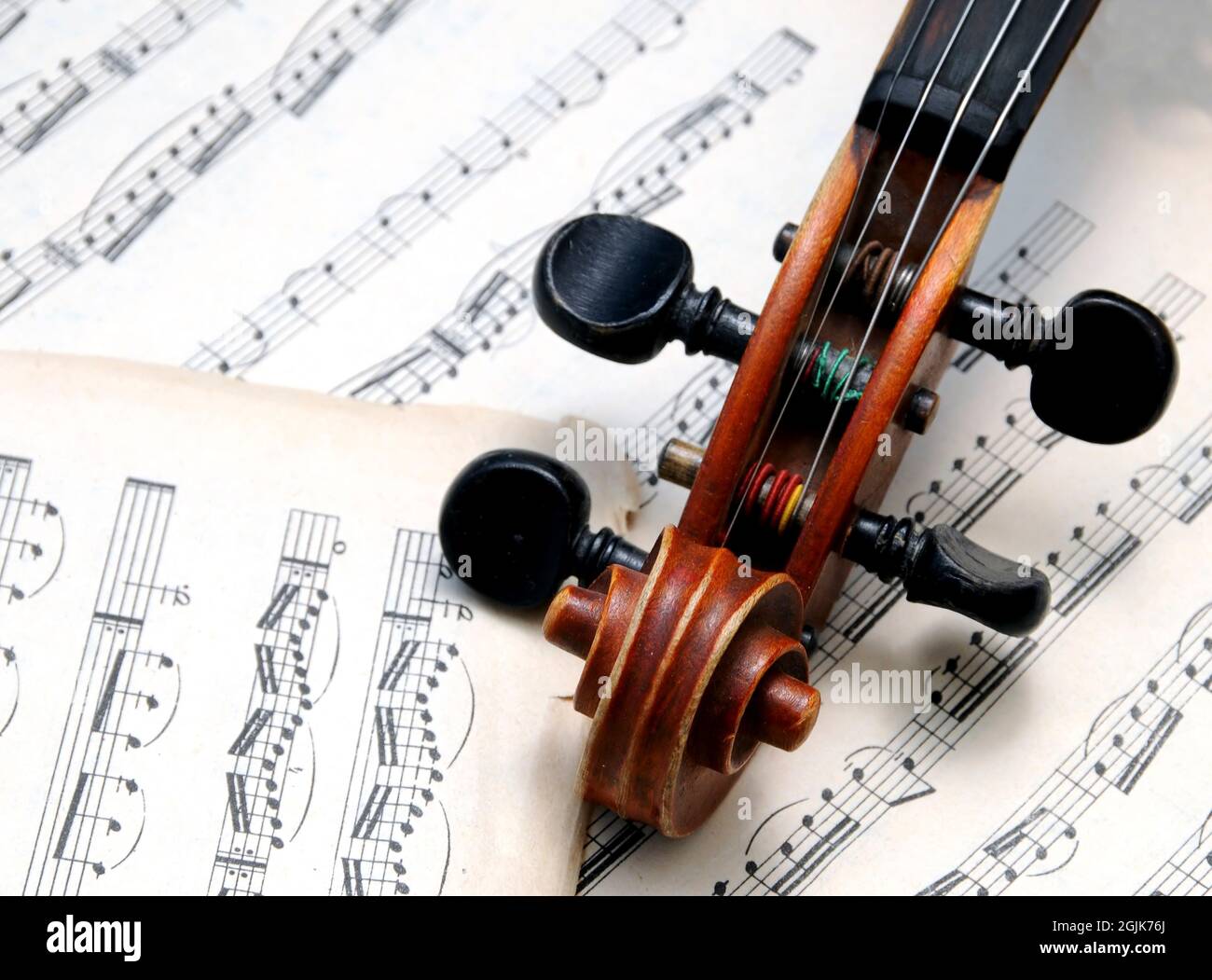 Classic score hi-res stock photography and images - Alamy