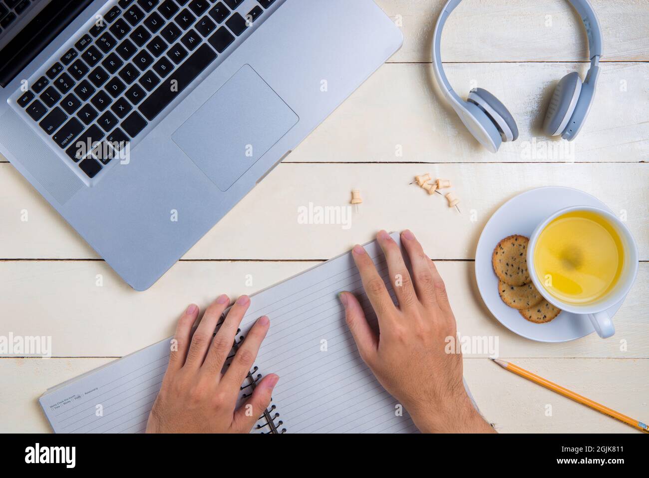 Computer laptop research working on desk concept Stock Photo - Alamy