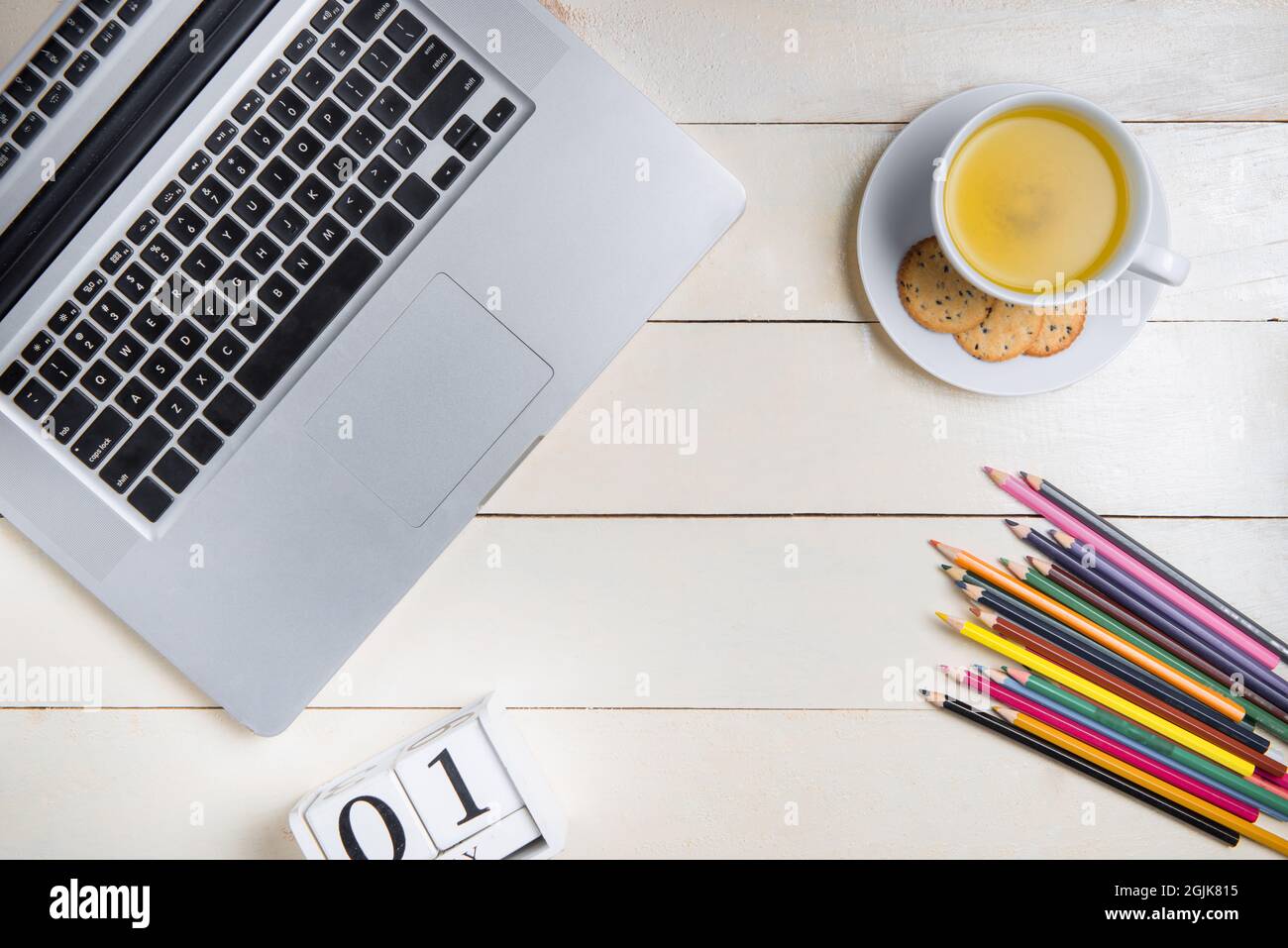 Computer laptop research working on desk concept Stock Photo - Alamy