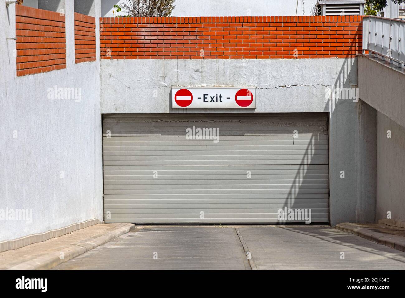 Parking Garage Close Sign