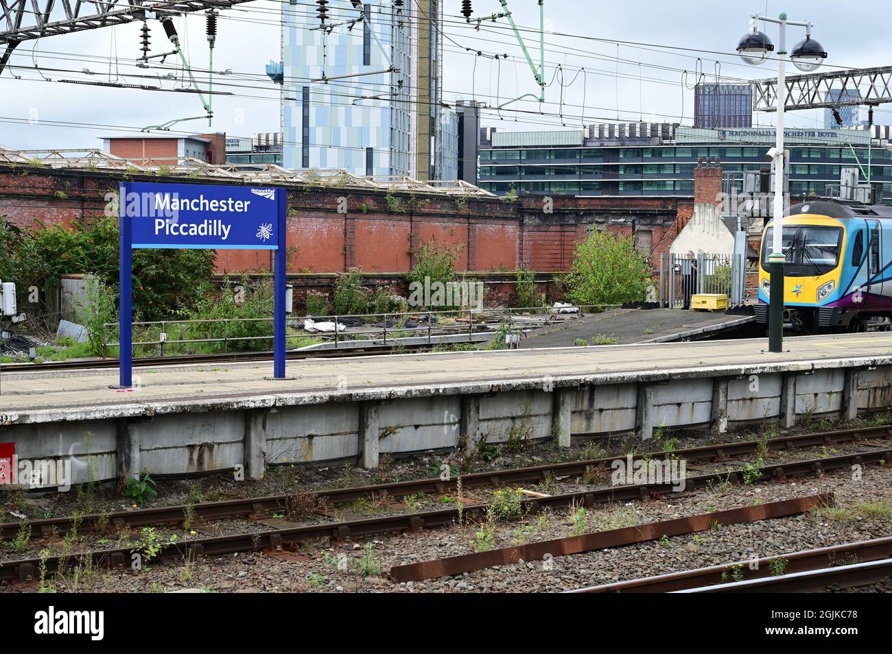 Class 185 locomotive hi-res stock photography and images - Alamy