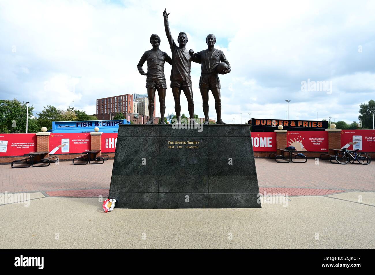 Old trafford benches hi-res stock photography and images - Alamy