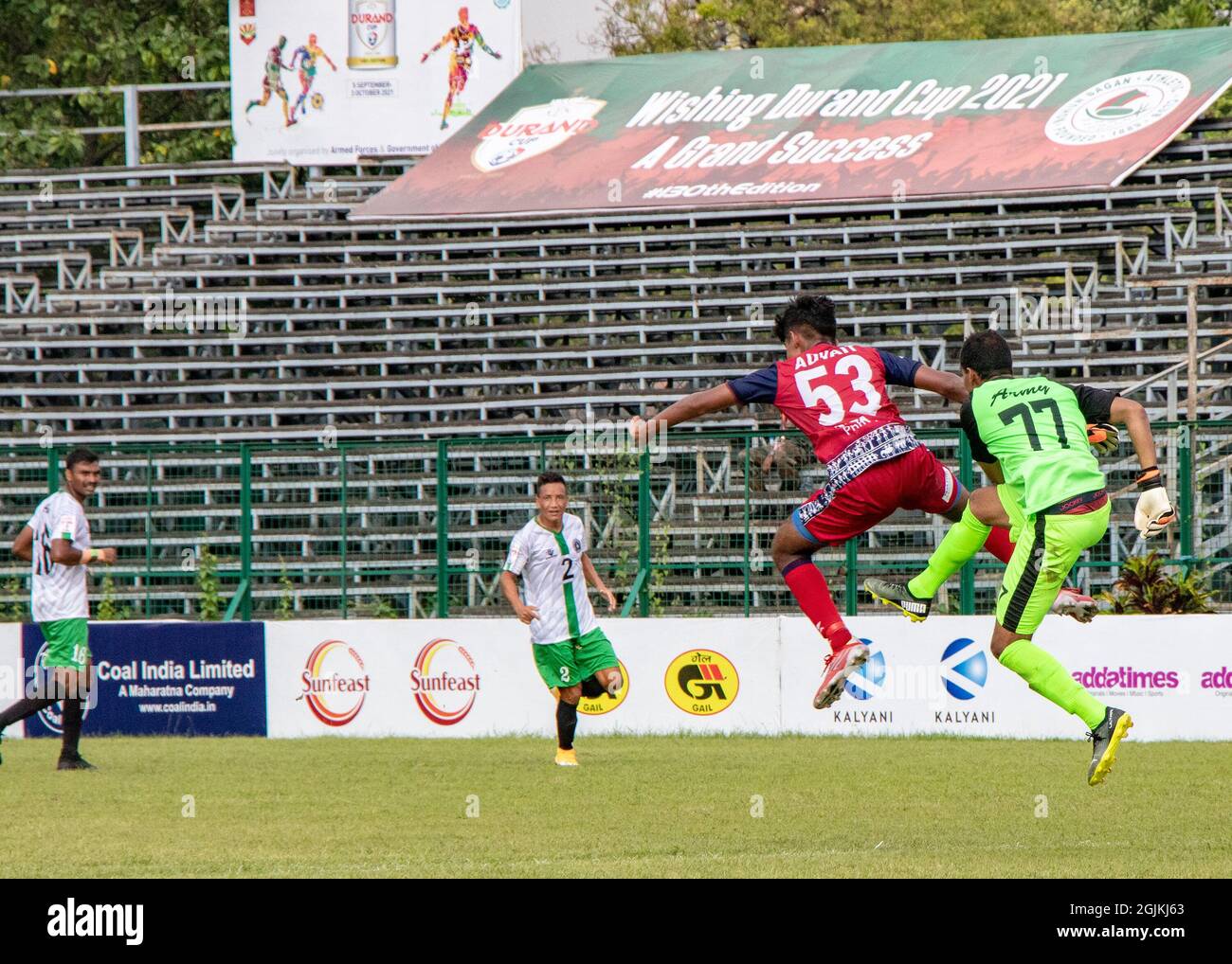 Army green football team hi-res stock photography and images - Alamy