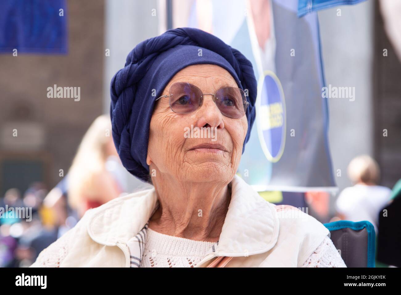 Emma bonin hi-res stock photography and images - Alamy