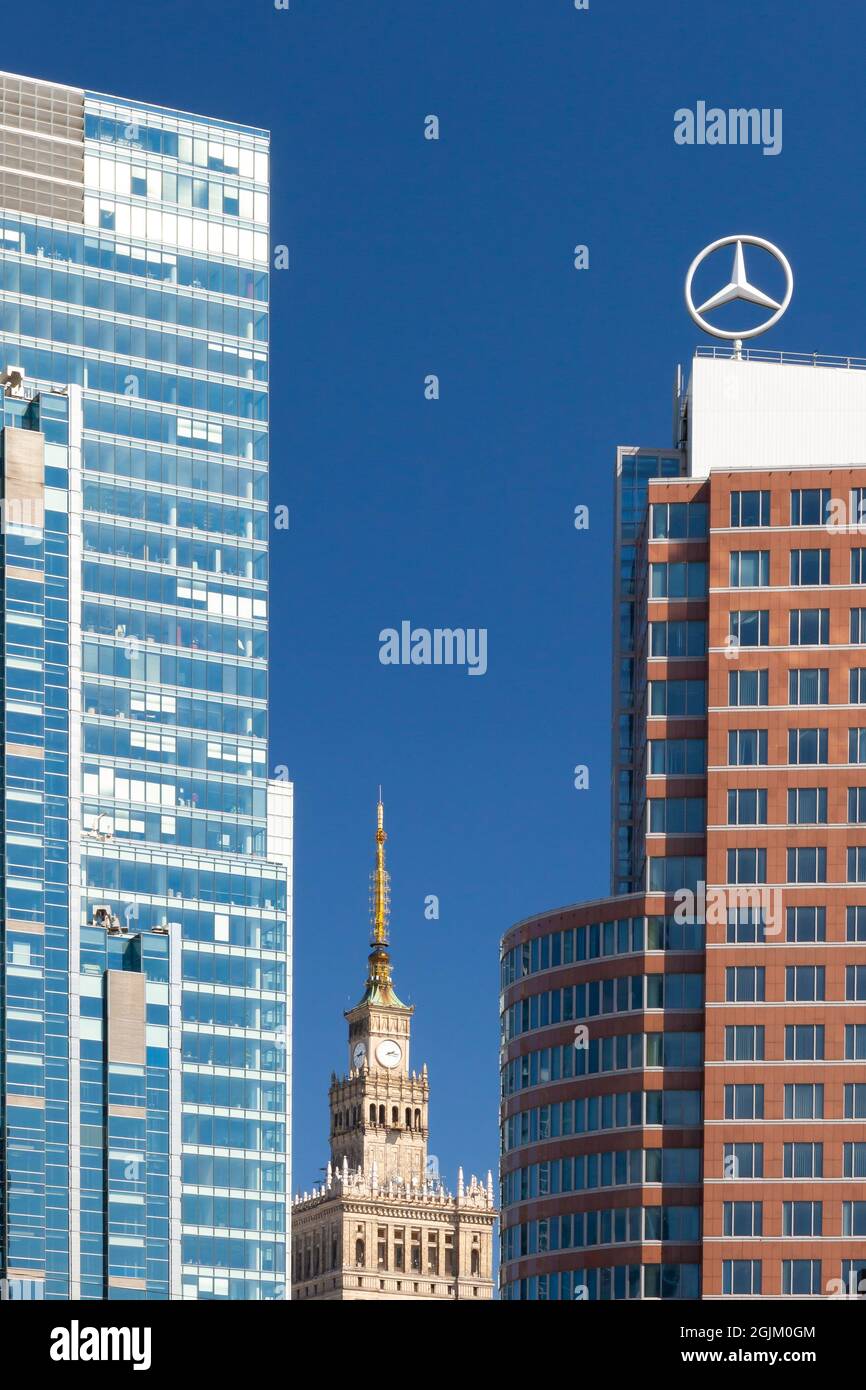 Mercedes logo construction hi-res stock photography and images - Alamy