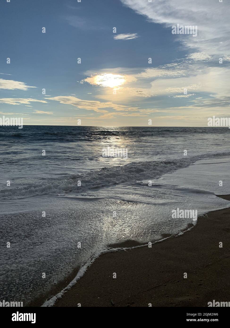 Beautiful morning shot ocean hi-res stock photography and images - Alamy