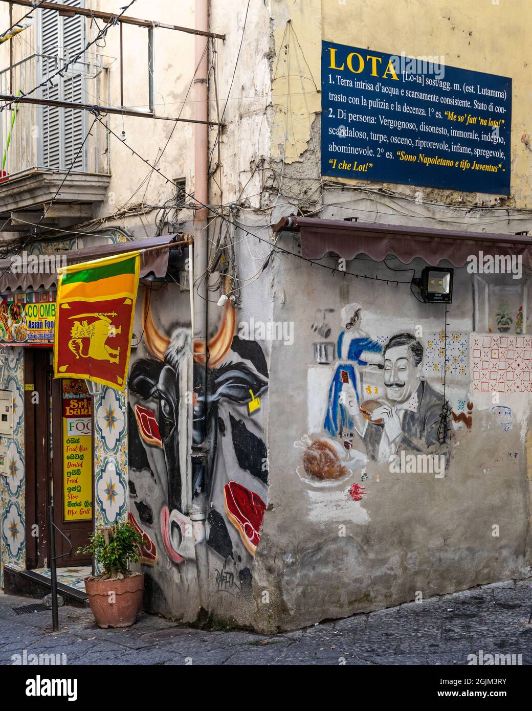 Naples street 2021 graffiti hi-res stock photography and images - Alamy