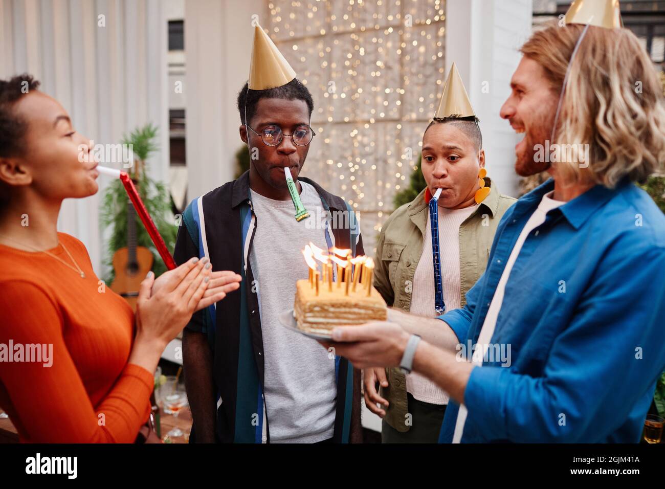 Birthday group hi-res stock photography and images - Alamy